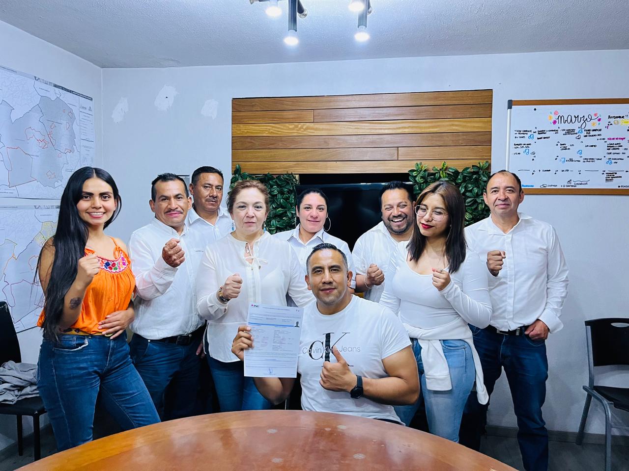 Victor Manuel Garnica se registra como candidato a la Presidencia Municipal de Tlalmanalco ...